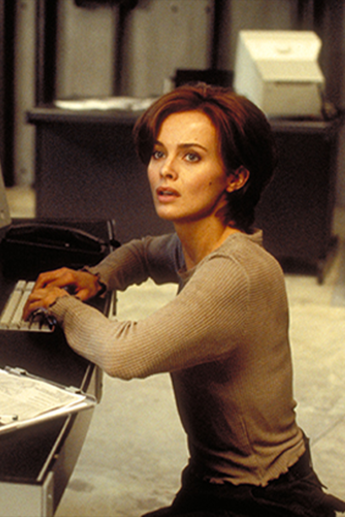 computer007_WEBSITE_IMAGE_SIZE_PORTRAIT | James Bond 007