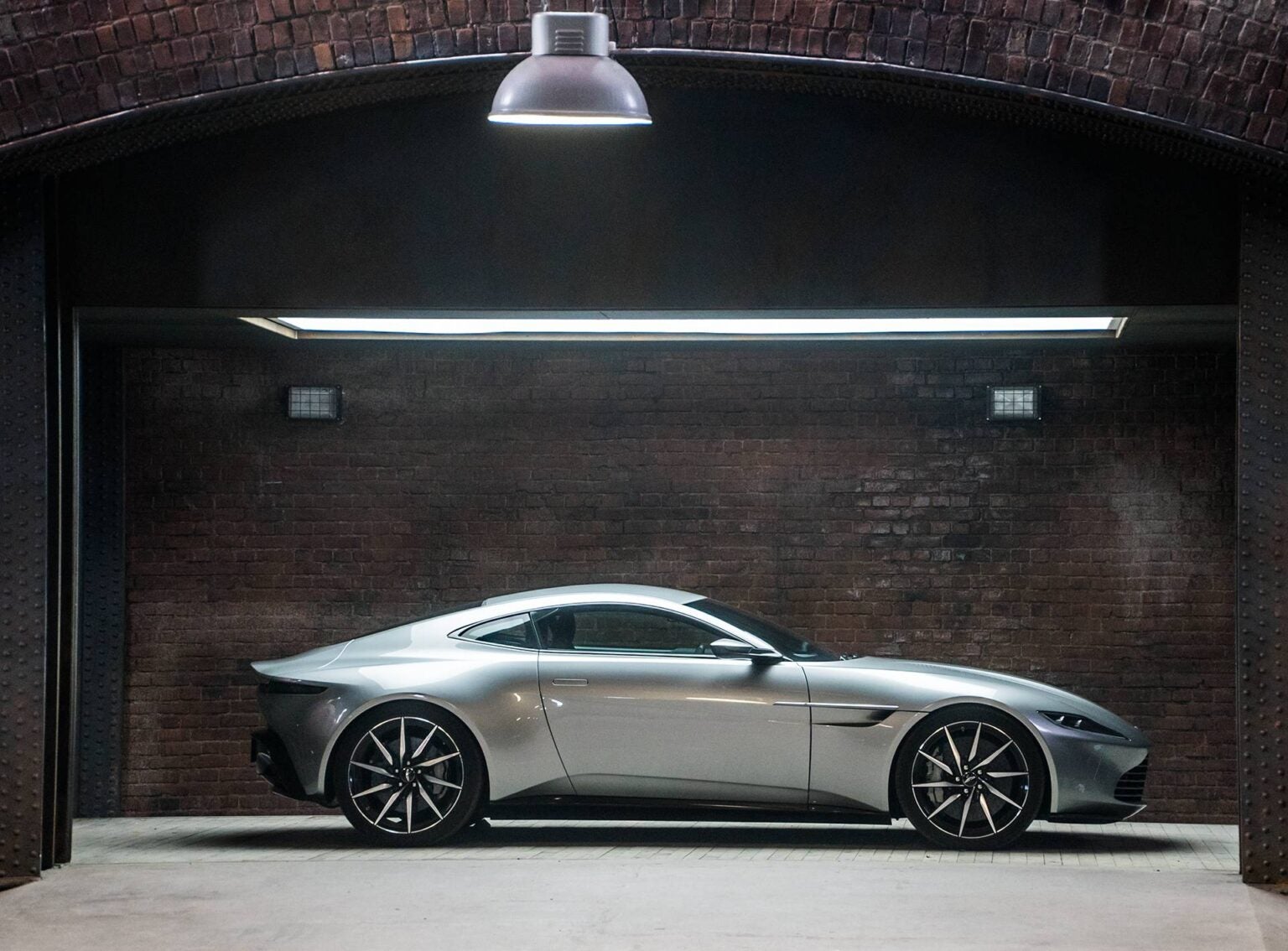 The Vehicles | James Bond 007